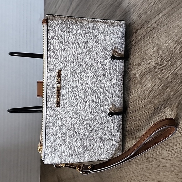 Michael Kors | Bags | Michael Kors Nwot Large Double Zip Wristlet Wallet Phone Case Clutch ...